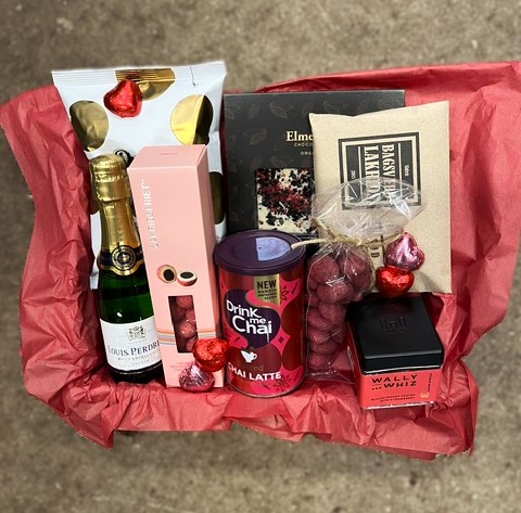 ET VÆLD AF LÆKKERIER TIL MORS DAG | FORKÆL DIN MOR MED EN GAVEKASSE ...